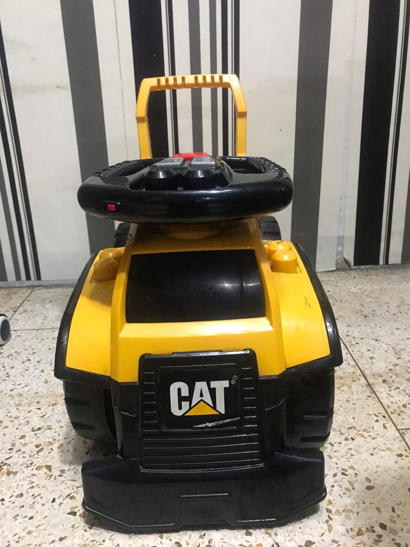 Cat ride on car, Hobbies & Toys, Toys & Games on Carousell
