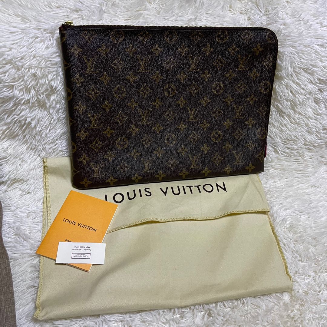 documents/laptop/ipad carrier pouch, Luxury, Bags & Wallets on Carousell