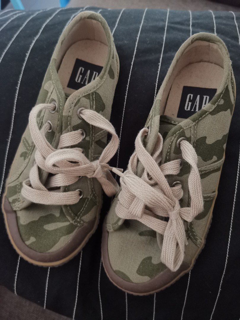 Gap shoes (eur 30), Babies & Kids, Babies & Kids Fashion on Carousell
