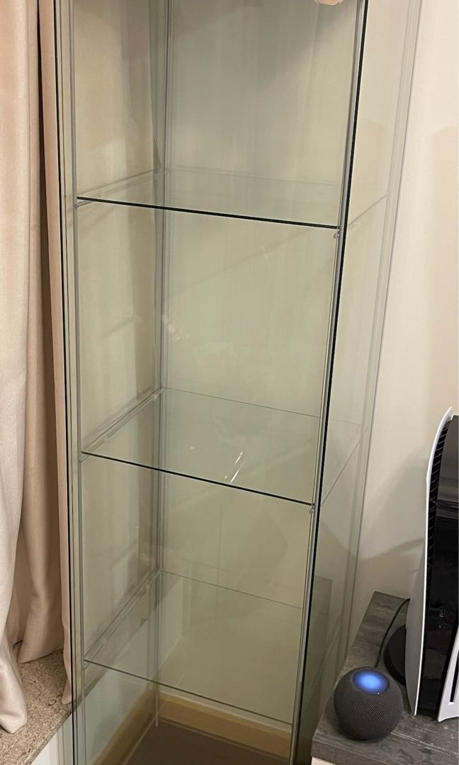 IEKA 玻璃櫃 164高x35深x43濶, 傢俬＆家居, 傢俬, 書櫃、櫃子及架 - Carousell