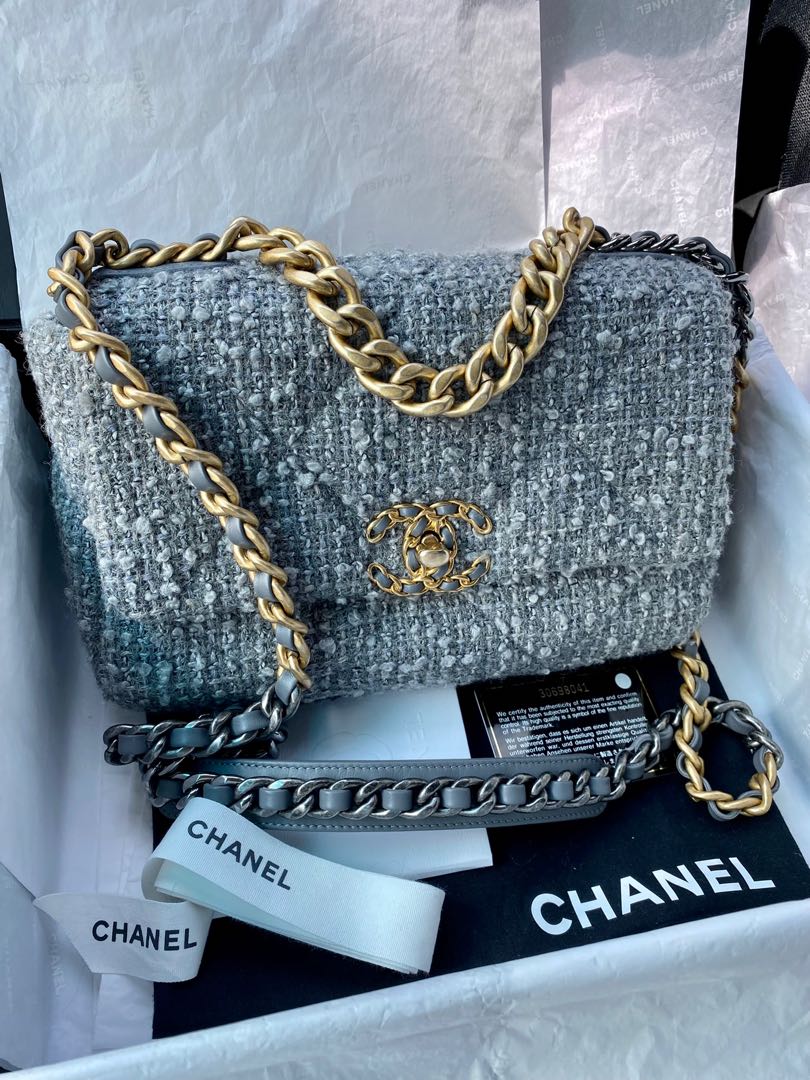 RUSH Like new! Authentic Chanel 19 Small Tweed Flap in Gray, Luxury ...