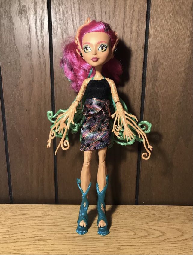 Monster High Treesa Thornwillow Garden Ghouls doll, Hobbies & Toys ...