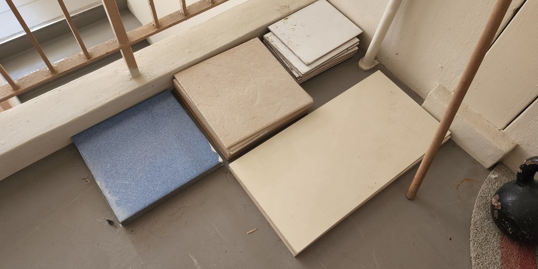 Random tiles of various colours, Hobbies & Toys, Stationery & Craft ...