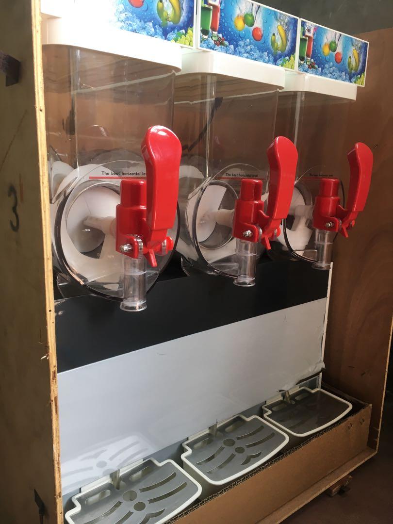 SLUSH MACHINE / SLURPEE MACHINE. GOOD AS NEW !!, Commercial ...