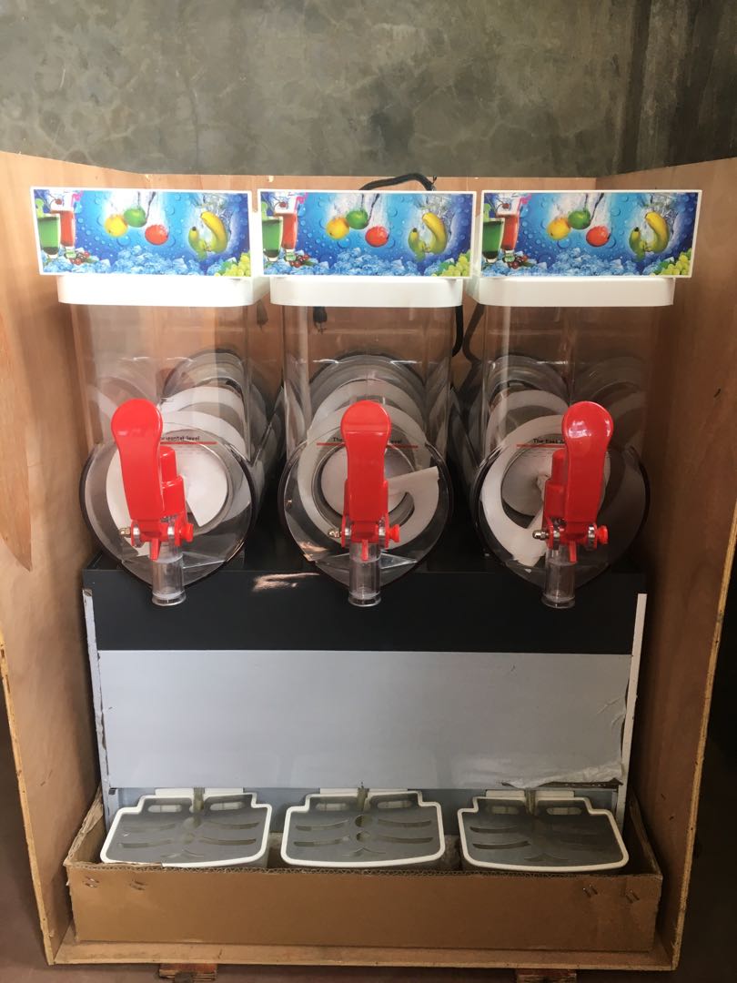 SLUSH MACHINE / SLURPEE MACHINE. GOOD AS NEW !!, Commercial ...
