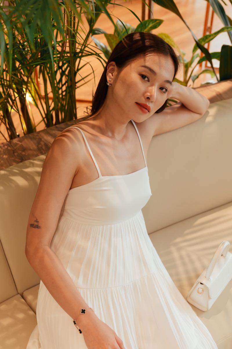 Supergurl Teia Tiered White Dress, Women's Fashion, Dresses & Sets ...