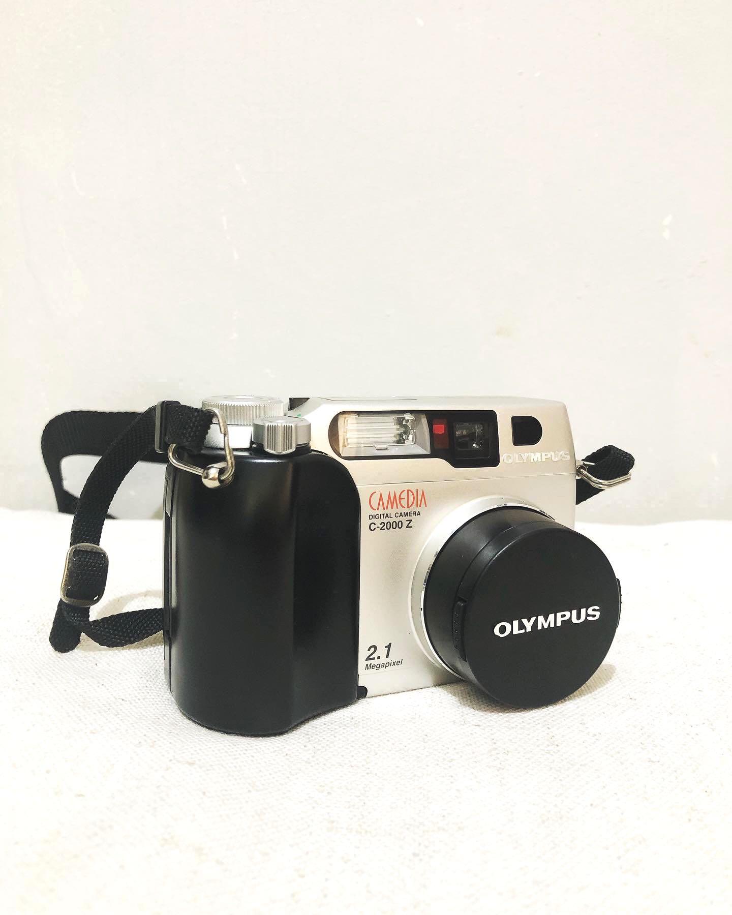 SUPER SALE!!!! vintage olympus c2000z digital camera, Photography ...