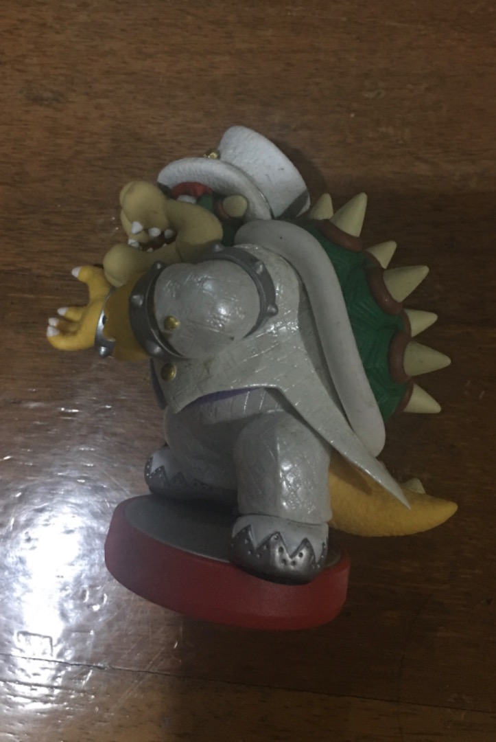 Amiibo bowser (white tuxedo) Super Mario Odyssey, Hobbies & Toys, Toys ...