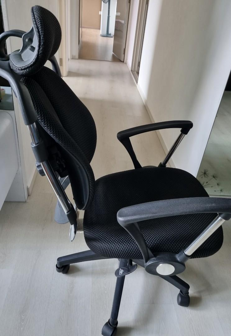 Ergonomic chair, Furniture & Home Living, Furniture, Chairs on Carousell