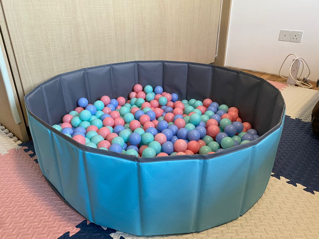 Foldable dry balls infant pool, Babies & Kids, Infant Playtime on Carousell