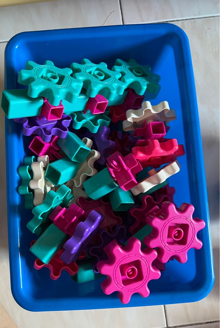 Learning resources gear set, Hobbies & Toys, Toys & Games on Carousell