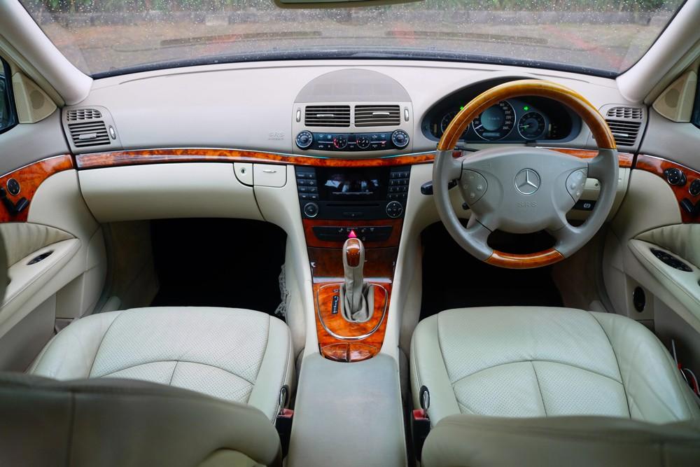 Mercedes-Benz W211 E280 7G-Tronic AT 2006 Jual Cepat BU, Mobil & Motor, Mobil untuk Dijual di ...