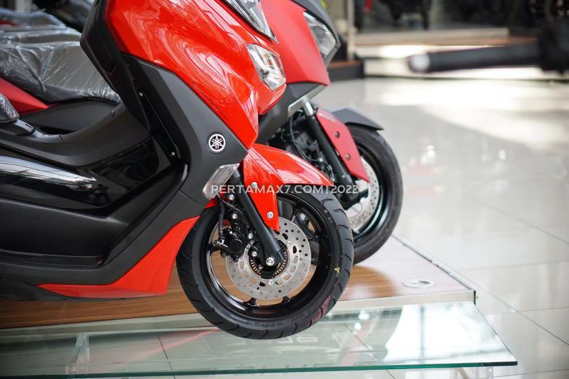 Nmax v2 red glossy 2022 Coverset, Motorcycles, Motorcycle Accessories ...