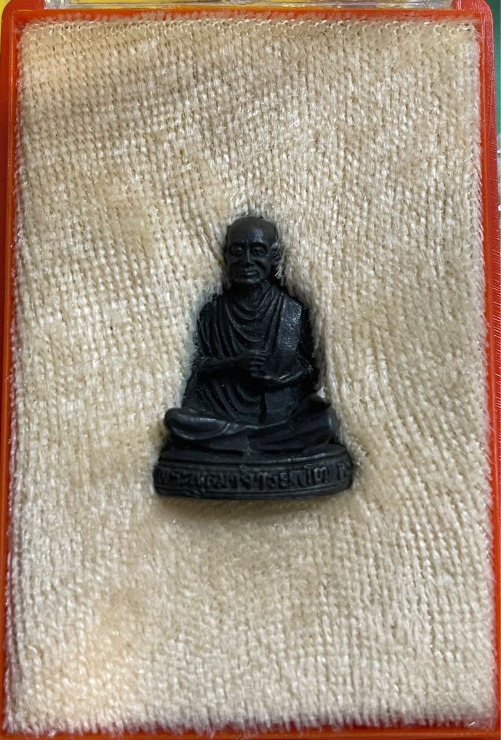 PHRA AJARN TOH WAT RAKANG ROOP LOR BE2533, Hobbies & Toys, Memorabilia ...