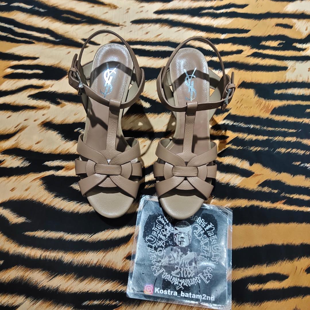 Sepatu YSL, Fesyen Wanita, Sepatu di Carousell