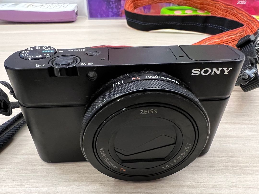 Sony Camera DSC-RX100M4 E32, Photography, Cameras on Carousell