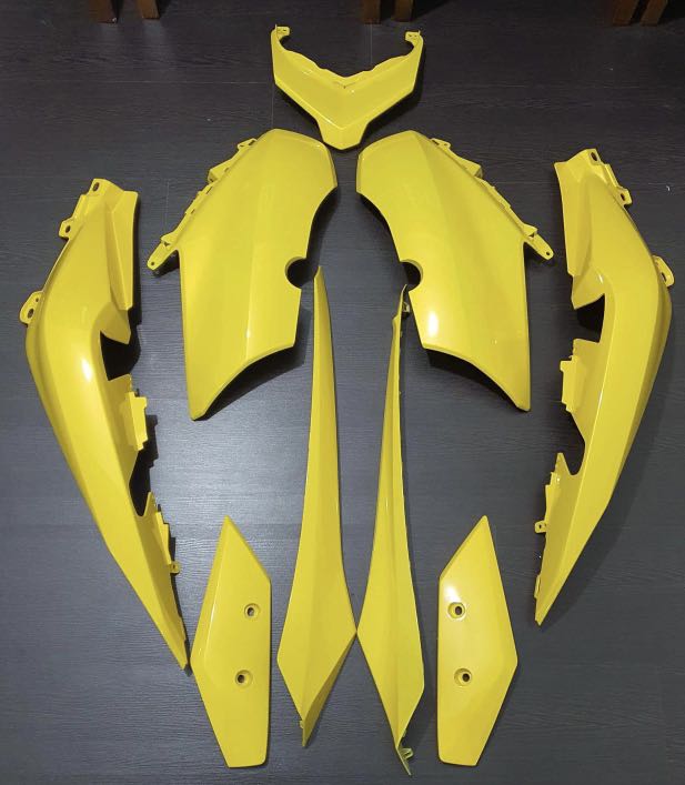 Xmax yellow glossy original Yamaha Coverset, Motorcycles, Motorcycle ...