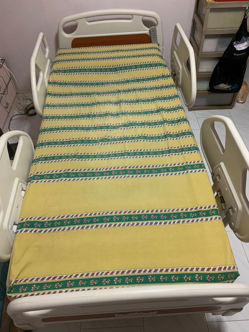 3 Crank Electric Hospital Bed, Furniture & Home Living, Bedding ...