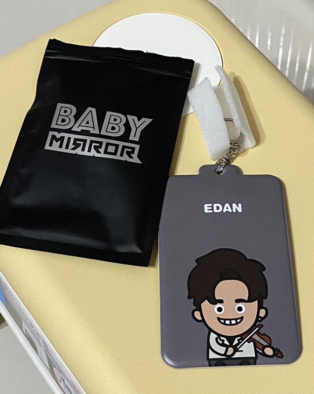 換/售 Baby Mirror Edan卡套 (連卡), 興趣及遊戲, 收藏品及紀念品, 明星周邊 - Carousell