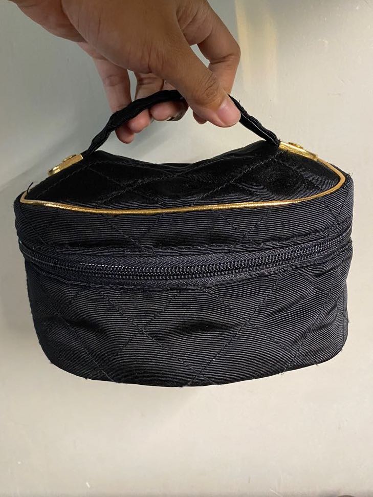 Amway cosmetics/toiletries pouch, Women's Fashion, Bags & Wallets ...