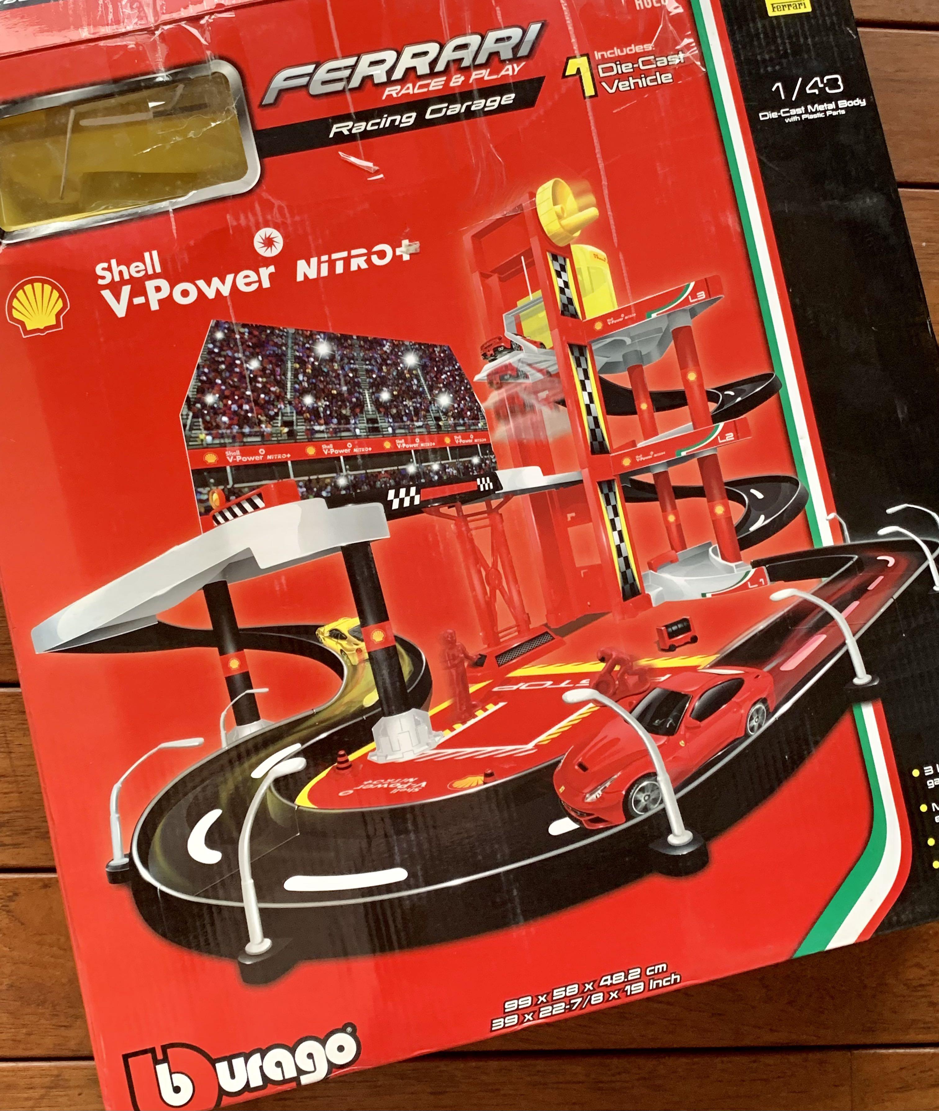 Bburago Ferrari Racing Garage incl. die cast car, Hobbies & Toys, Toys ...