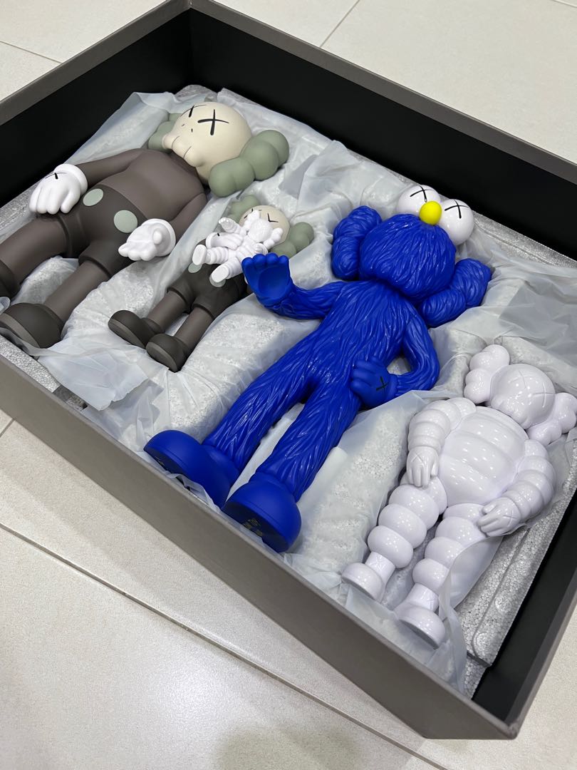 BNIB Kaws Family Full Set, Hobbies & Toys, Toys & Games on Carousell
