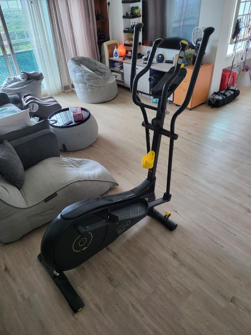 DOMYOS Self-Powered Smart Cross Trainer 520, Sports Equipment, Exercise ...