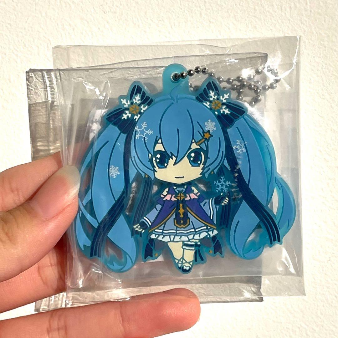 Hatsune Miku Rubber Keychain, Hobbies & Toys, Memorabilia ...