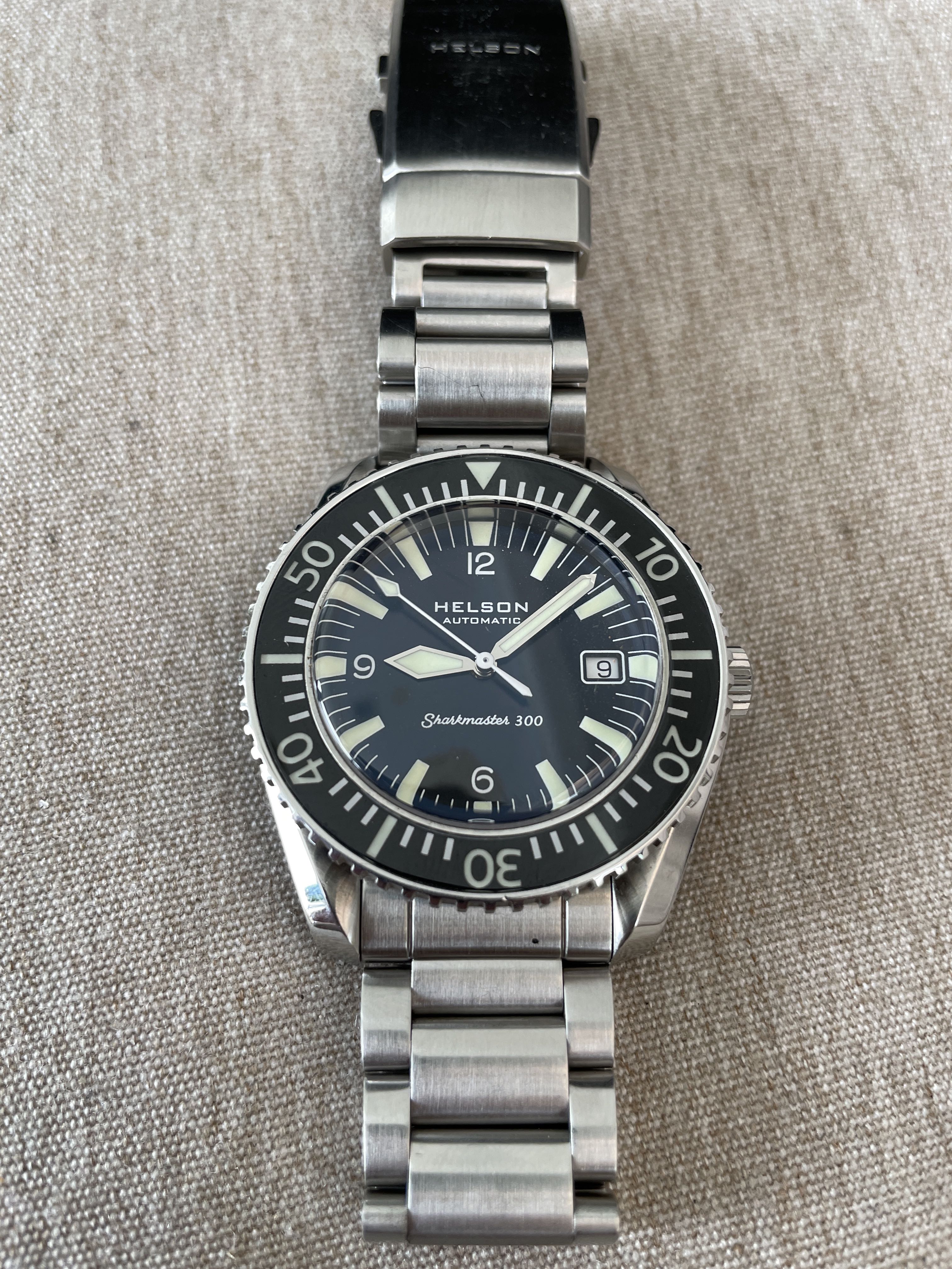 Helson Sharkmaster 300 - Seamaster 300 homage, Men's Fashion, Watches ...