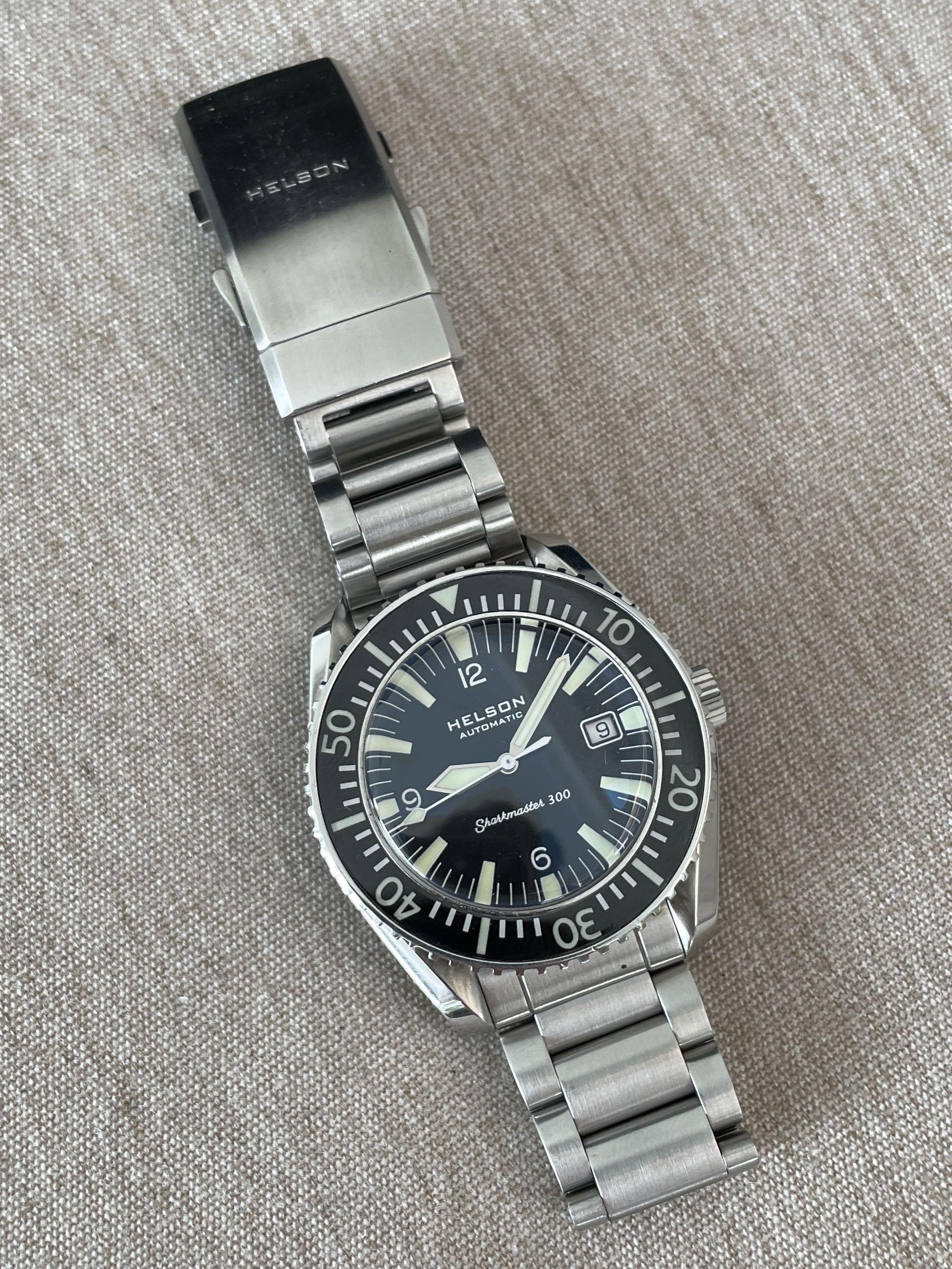Helson Sharkmaster 300 - Seamaster 300 homage, Men's Fashion, Watches ...
