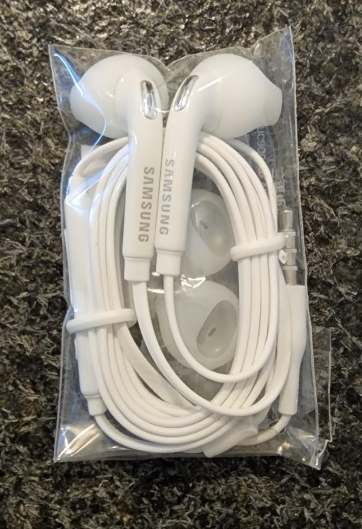 Original Samsung Wired Earbuds [BNIB], Mobile Phones & Gadgets, Mobile ...