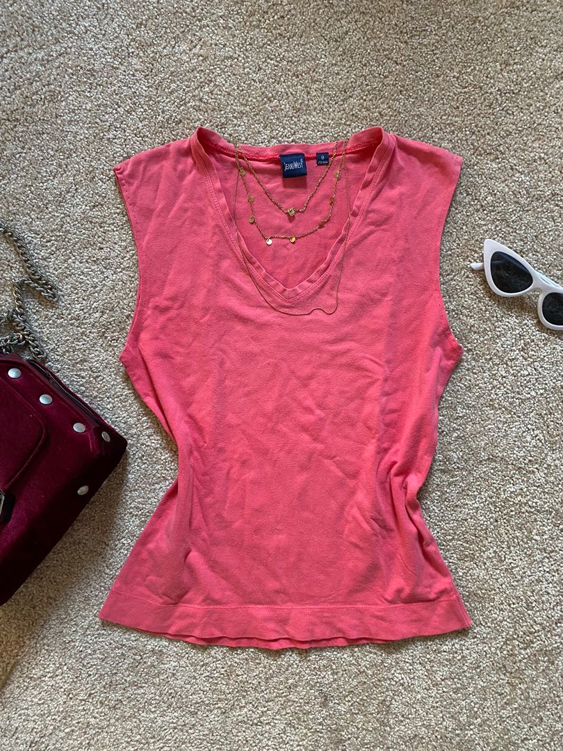 Sleeveless pink top, Women's Fashion, Tops, Sleeveless on Carousell