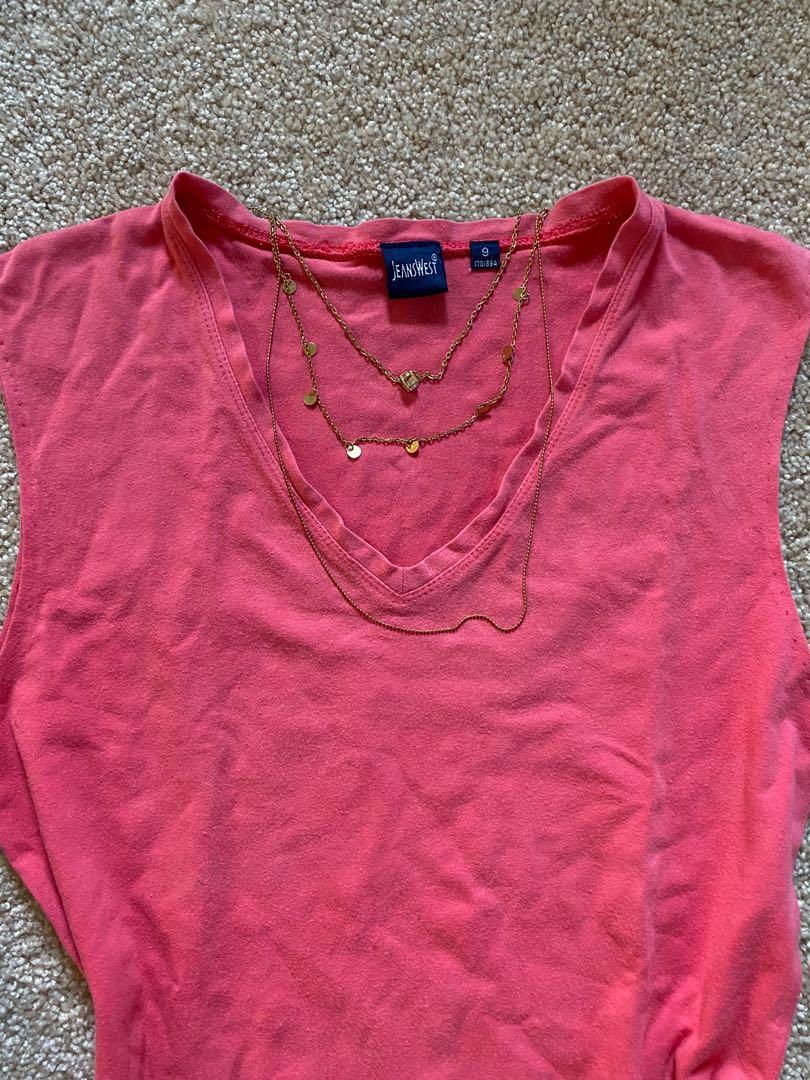 Sleeveless pink top, Women's Fashion, Tops, Sleeveless on Carousell
