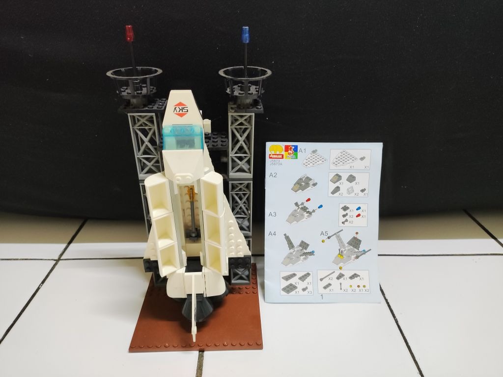 Space Shuttle Building Blocks, Hobbies & Toys, Toys & Games on Carousell