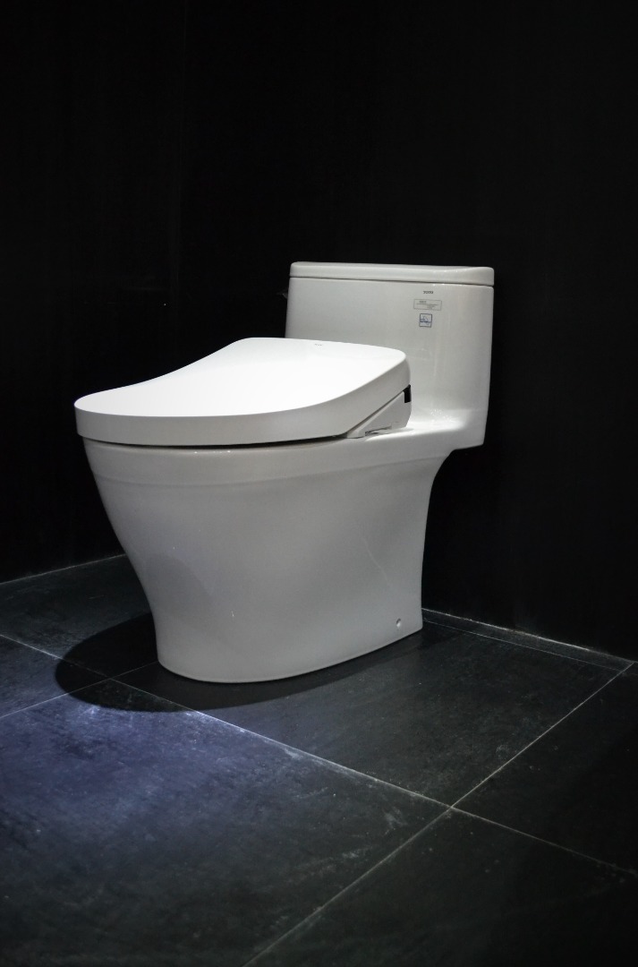 TOTO -Ms887 with Washlet, Furniture & Home Living, Bathroom & Kitchen Fixtures on Carousell