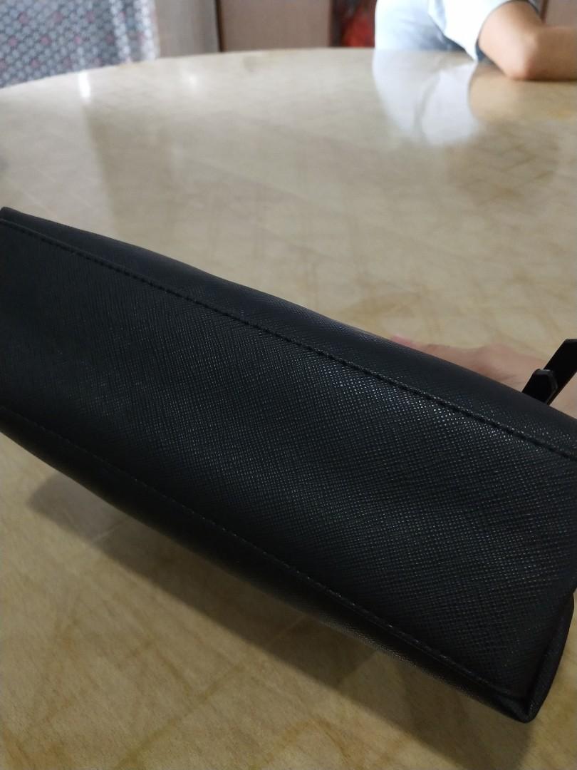 Victoria Secret hand carry pouch, Women's Fashion, Bags & Wallets ...