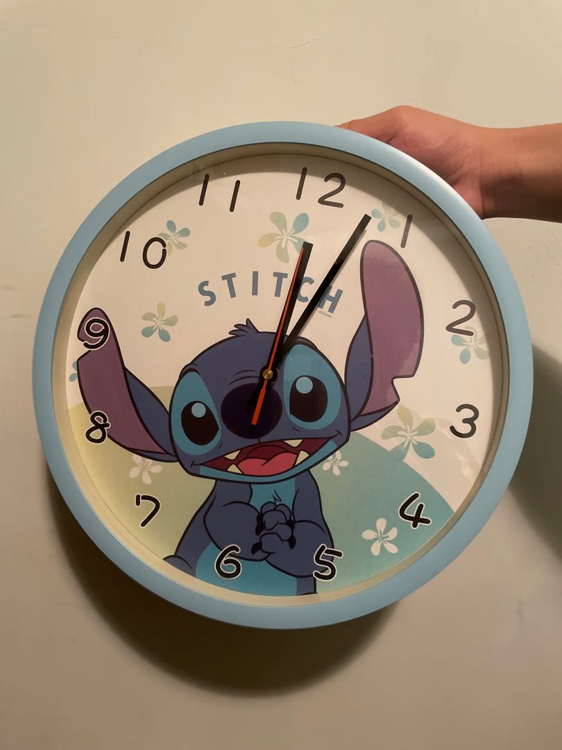 (可議) 全新史迪仔掛牆時鐘 stitch clock, 傢俬＆家居, 家居裝飾, 時鐘 - Carousell