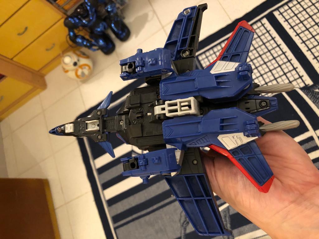 變形金剛 Transformers- 雷公 ThunderHacker - 狂派, 興趣及遊戲, 玩具 & 遊戲類 - Carousell
