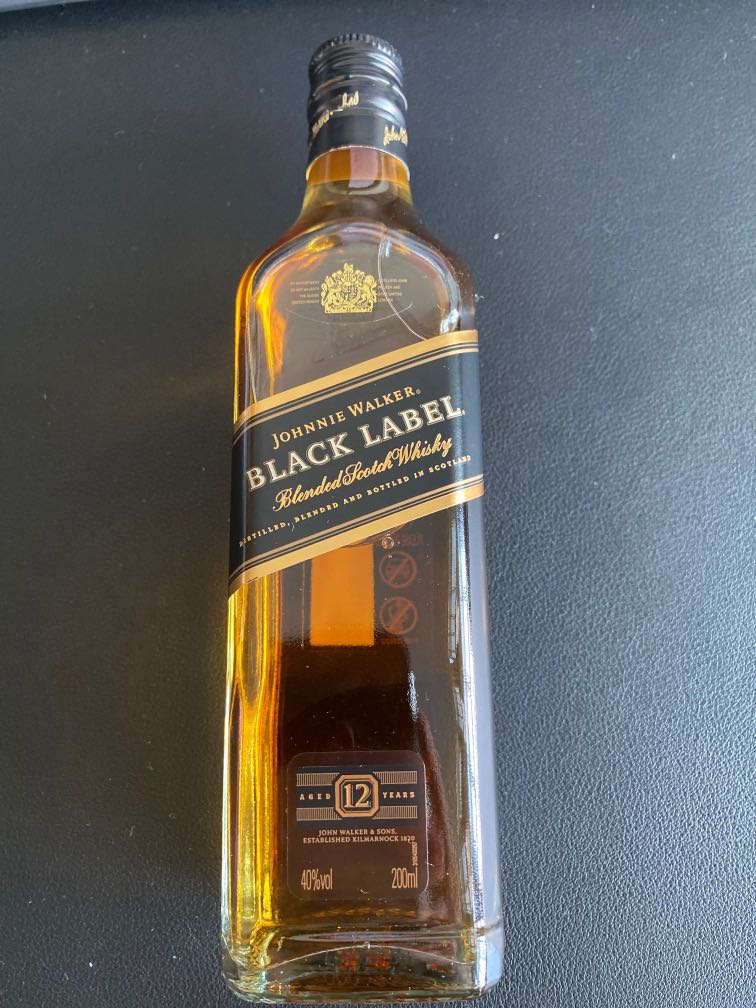Johnnie Walker Black Label (200ml), Food & Drinks, Alcoholic Beverages ...