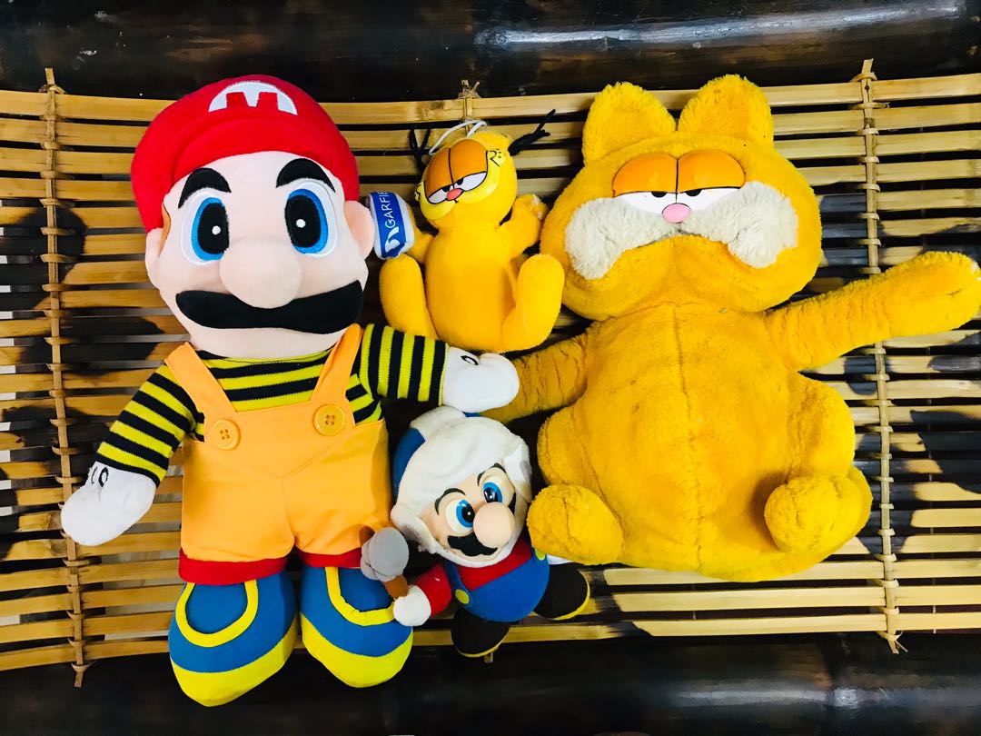 Bundle super Mario and Garfield, Hobbies & Toys, Toys & Games on Carousell
