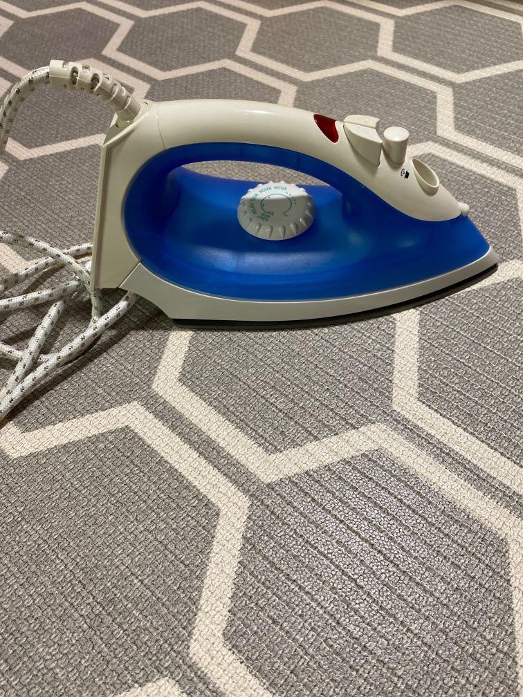 Cornell Iron, TV & Home Appliances, Irons & Steamers on Carousell