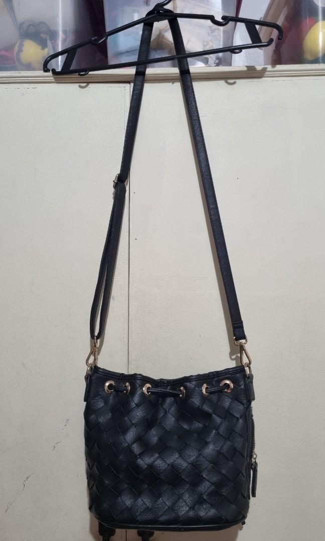 Doria Dore Bucket Bag (Banig Style), Women's Fashion, Bags & Wallets ...