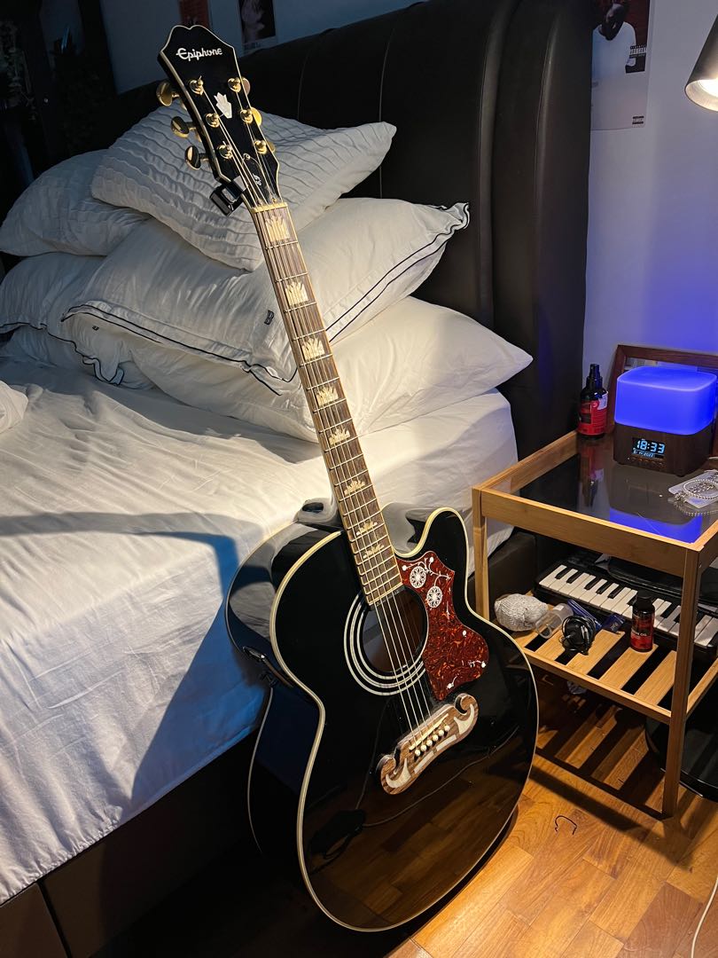 Epiphone EJ 200 SCE acoustic guitar, Hobbies & Toys, Music & Media ...