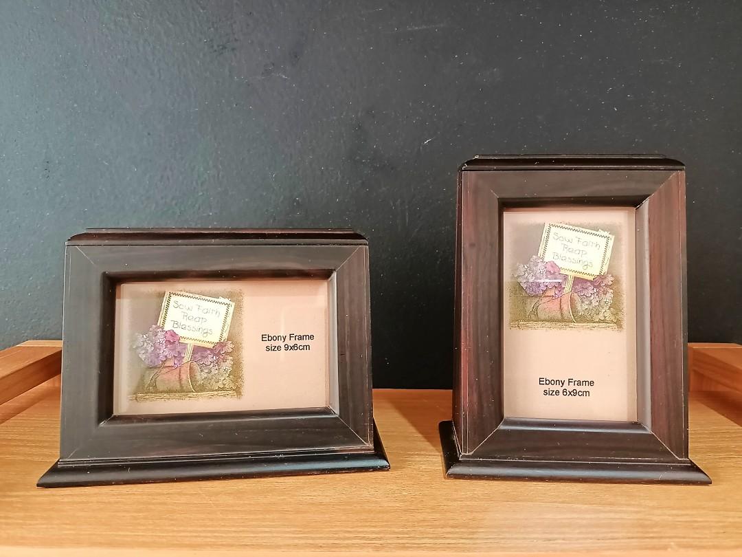 Frame Foto Kayu Solid Jati Vintage, Perabotan Rumah di Carousell