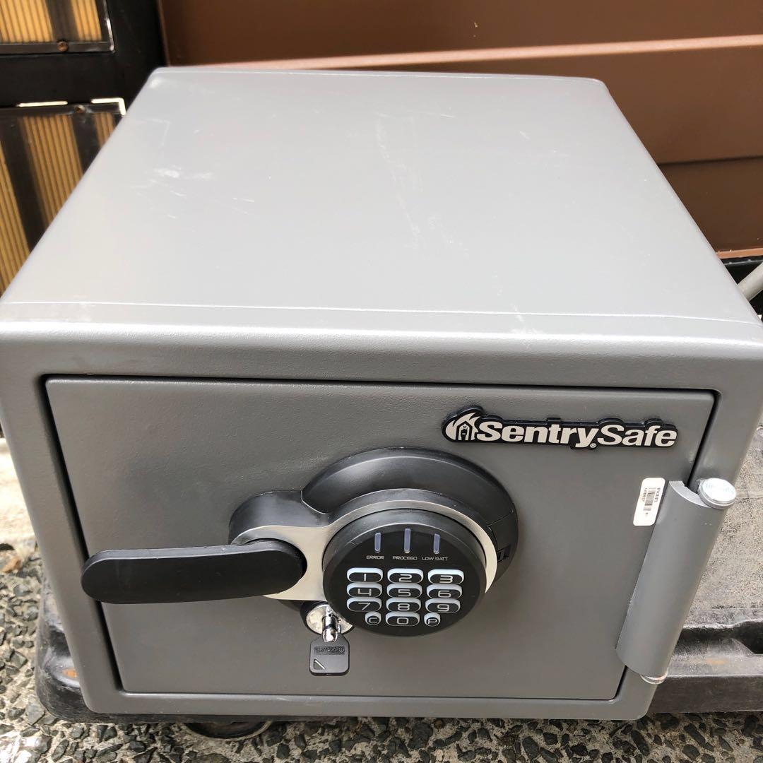 Genuine SentrySafe Sentry SFW082GTC Fire Chests FireProof Safe with ...