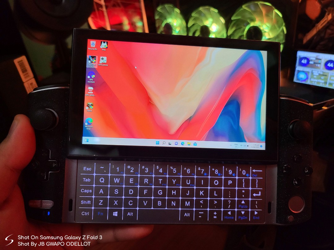 GPD Win 3 i7 1165G7 1TB SSD 16GB Ram Handheld PC with lots of Freebies ...