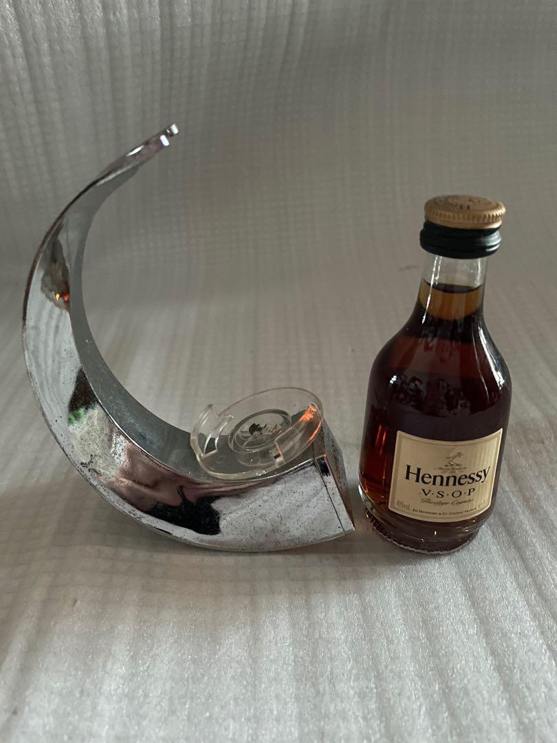 Hennessy V.S.O.P. - sample on rocking chair, 嘢食 & 嘢飲, 酒精飲料 - Carousell