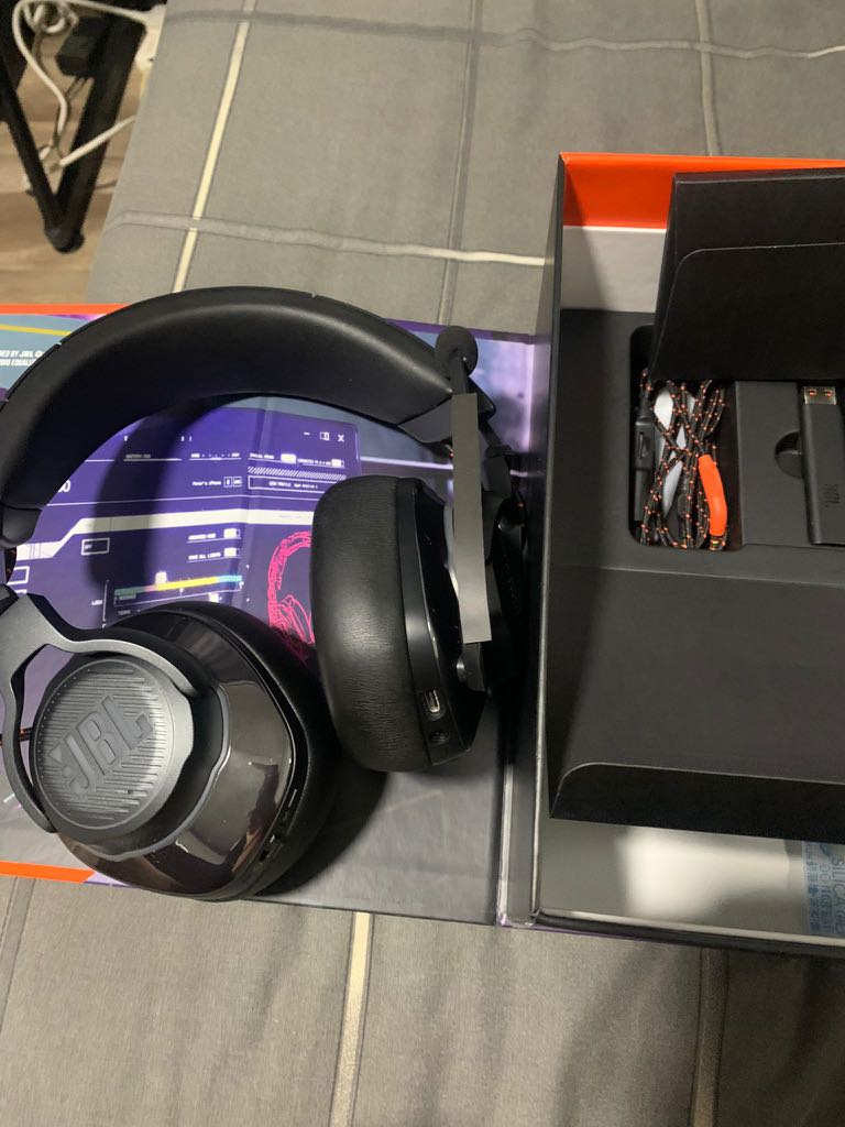JBL QUANTUM 800, Audio, Headphones & Headsets on Carousell