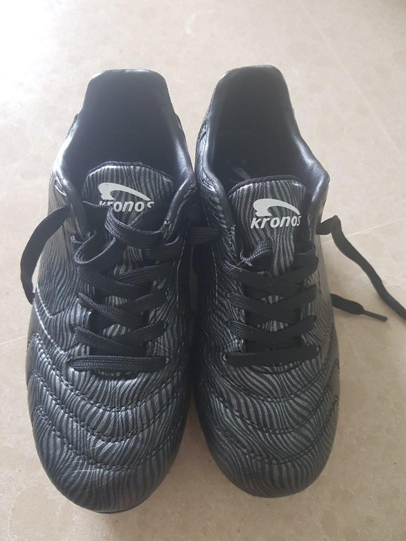 Kronos Football shoes boots kids, Sports Equipment, Other Sports ...