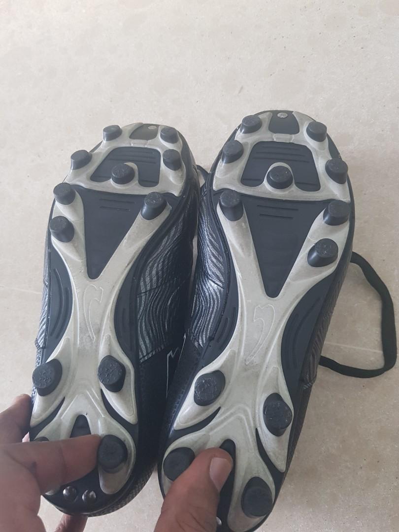 Kronos Football shoes boots kids, Sports Equipment, Other Sports ...